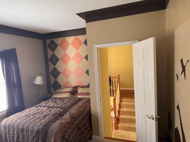Furnished Private Room & Bath in Quiet Brambleton