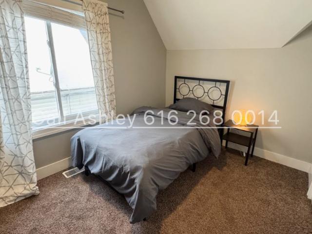 Furnished Private Room_Eastown SE Grand RapidsJu