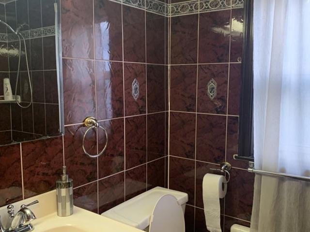 Furnished private room in North Medford