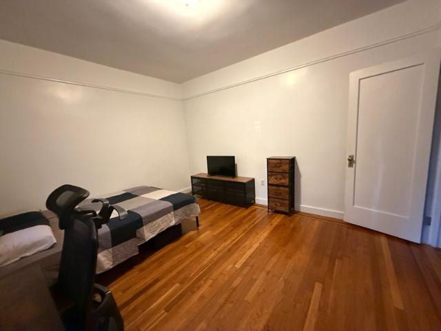 Furnished Private room in Woodside