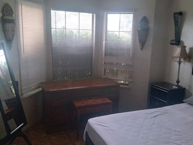 Furnished private room/ private bathroom available
