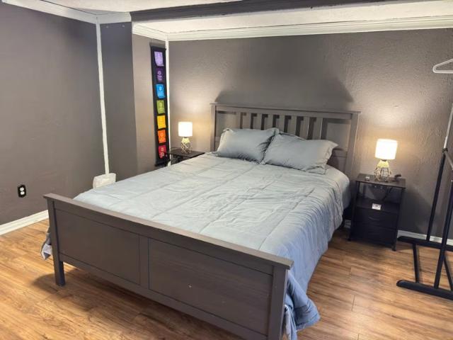 Furnished private Room w Separate Private Entry &