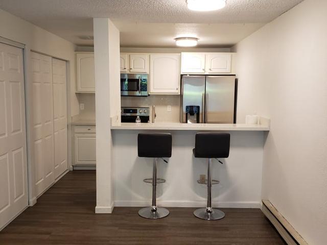 Furnished Private Room w/ Parking – Federal Way