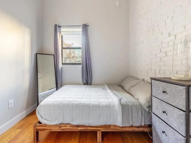 Furnished Private Room with Exclusive Bathroom Acc
