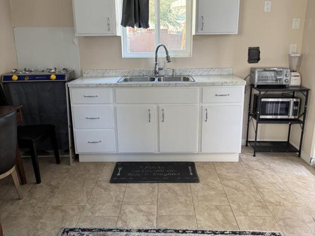 Furnished Private Room/Studio in Glendale for a