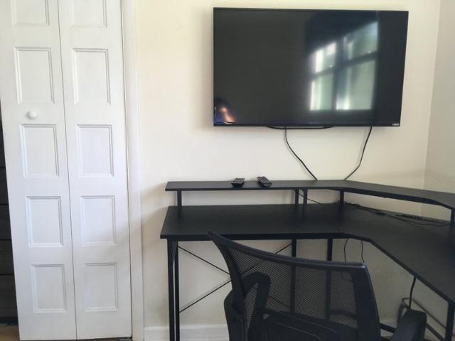 FURNISHED R O O M
