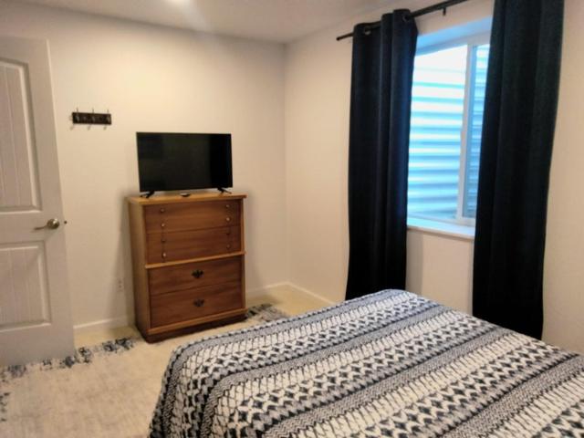 Furnished room