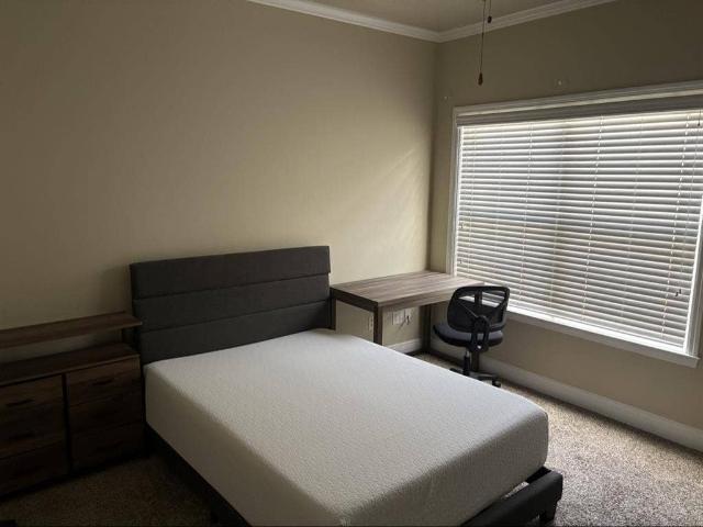 Furnished room
