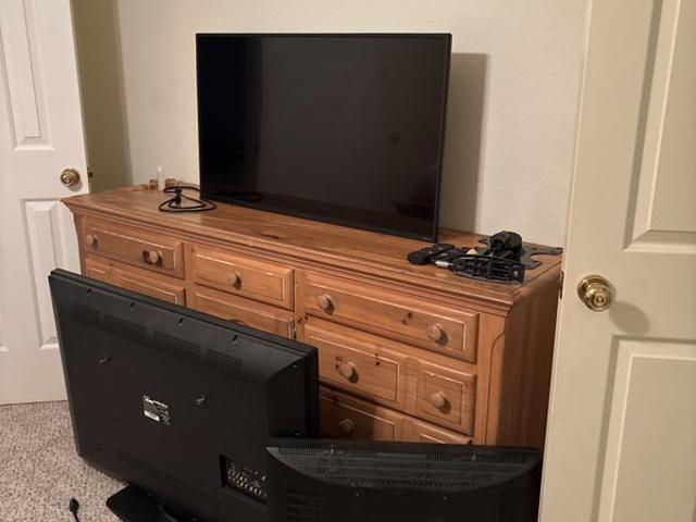 Furnished Room w/ Private Bath + Utilities Include