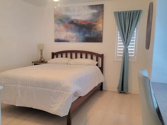 Furnished Room w/ Private Bath Utilities Included