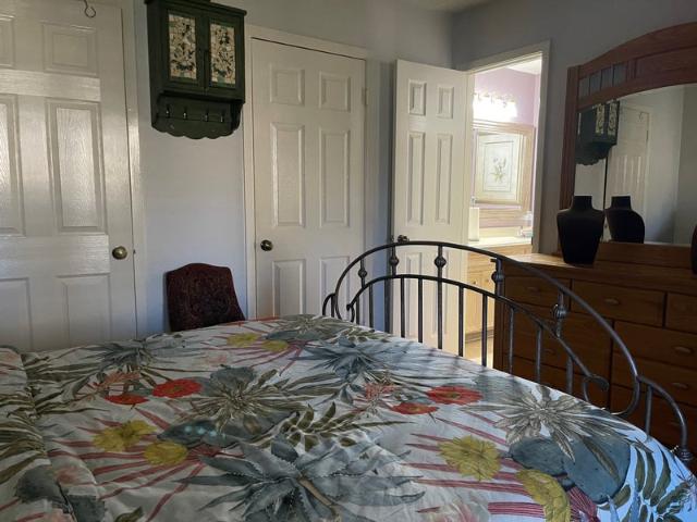 Furnished Room w/ Private Bathroom