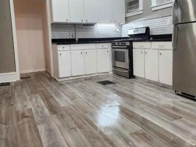 Furnished room w_private entry