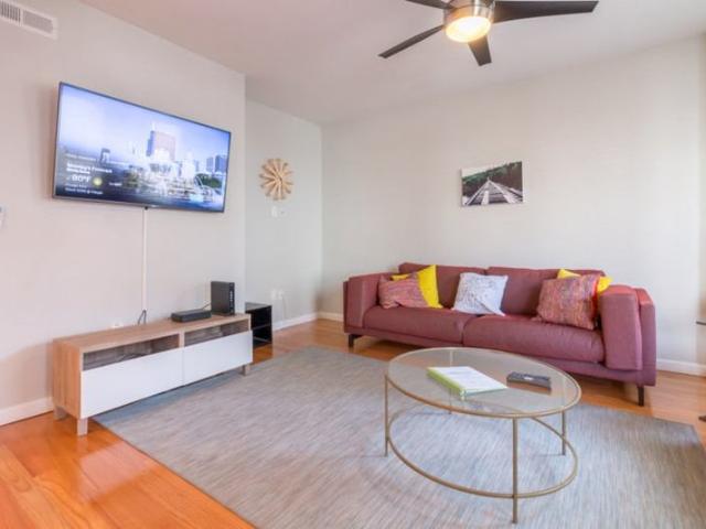 Furnished Room with New Reno near Public Transit