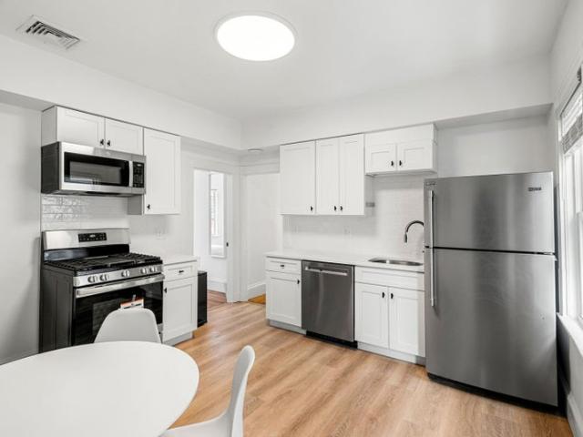 Furnished Room with Private Bath and New Reno
