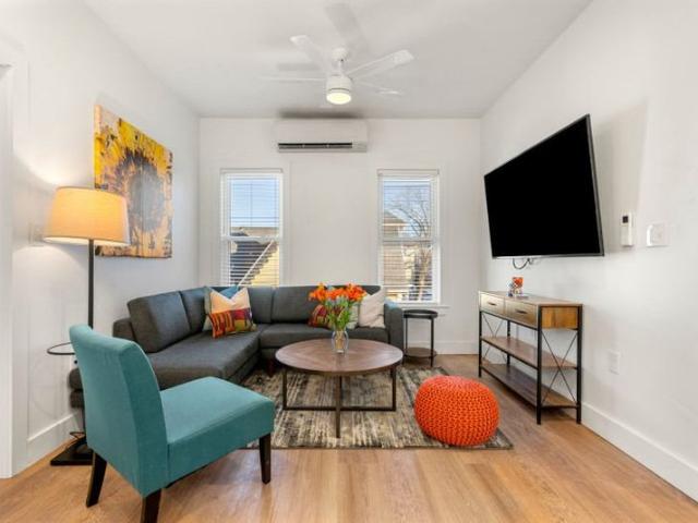 Furnished Room with Private Bath and New Reno