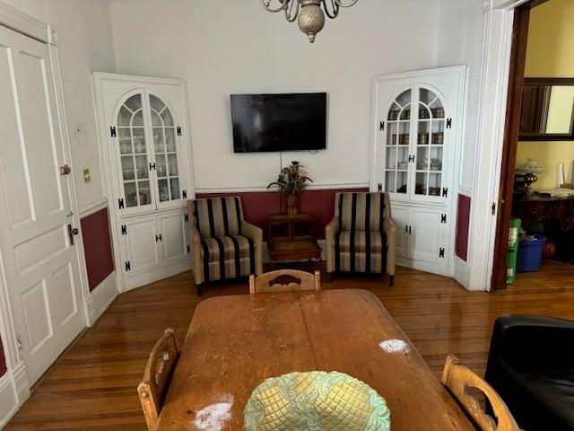 Furnished room with private bath close to Universi