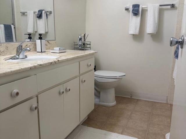 Furnished room with private bathroom in Pasadena