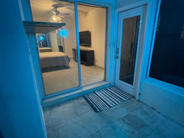 Furnished room with Private entrancebathroom! Uti
