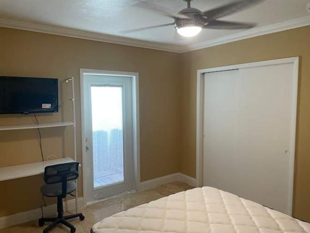 Furnished Room with Private EntrancePrivate Bathr