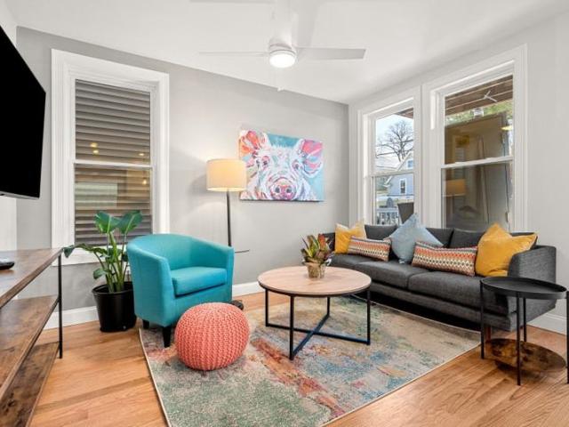 Furnished Room with Shared Bath and New Reno
