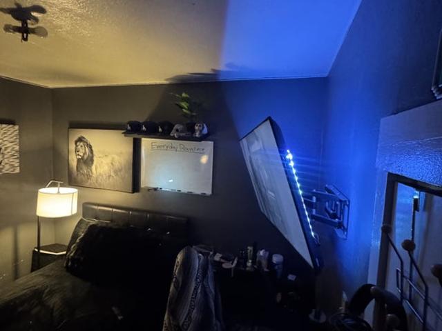 Furnished room available in South Central L.A