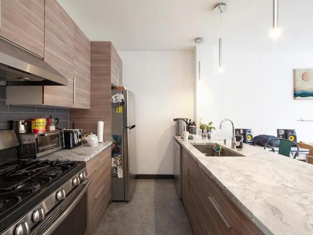 Furnished Room Available Near JM/L/G – Flexible Da