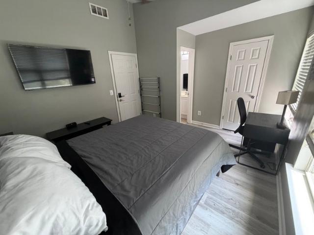 FURNISHED ROOM AVAILABLE_Private Bedroom in Two S
