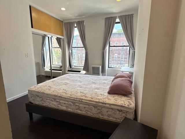 Furnished Room For Sublet Short o Long Term