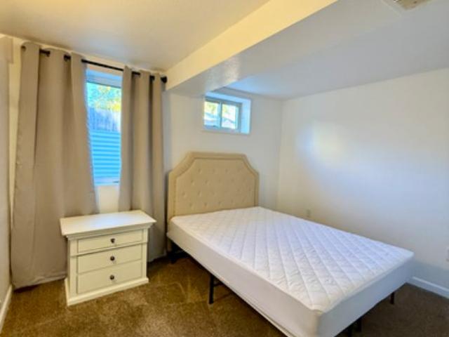 Furnished Room for Rent 18 mins from Downtown De