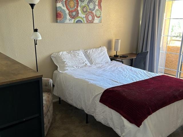 Furnished room, private bathroom 51st Ave & Cactus