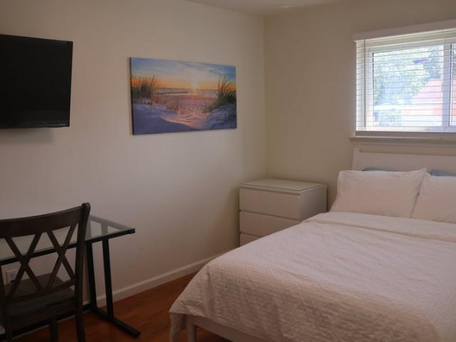 FURNISHED ROOM FOR RENT_CLINTON TOWNSHIP_ALL UTIL