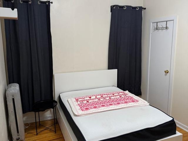 Furnished room for rent in bensonhurst
