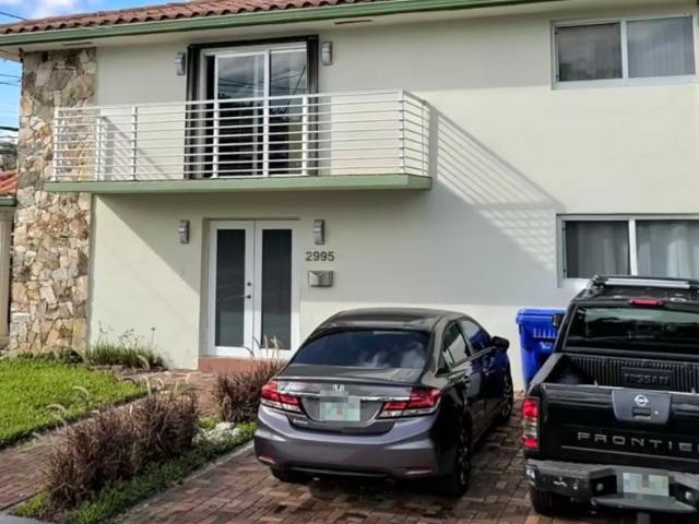 Furnished room for rent in central Miami location