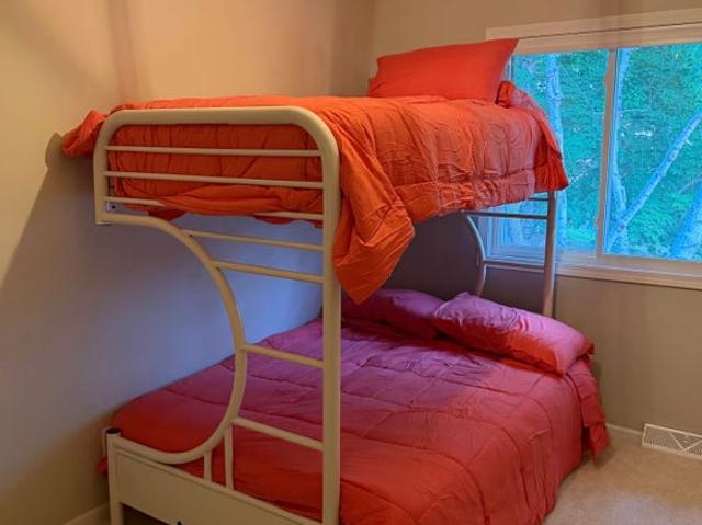 Furnished room for rent in great neighborhood