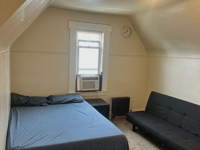 FURNISHED ROOM FOR RENT – JACKSON HEIGHTS