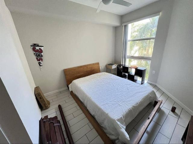 Furnished room for rent, Miami Down