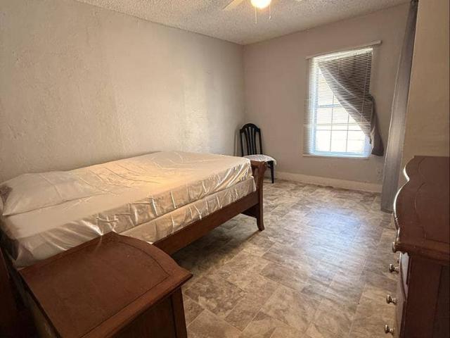 Furnished room for rentt