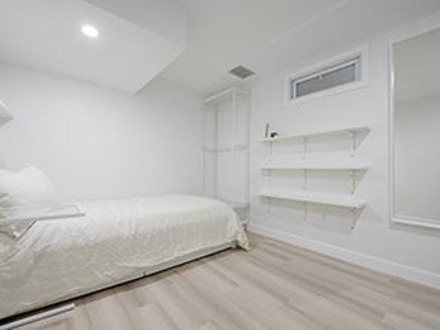 Furnished Room in 3 BR Share 1 Block to Subway