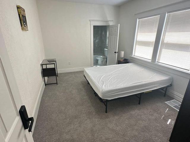Furnished Room in the heart of KC All Utilities I