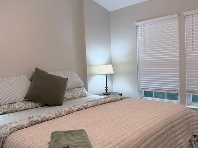 Furnished Room in Townhome_Private Bathwalk_in Cl