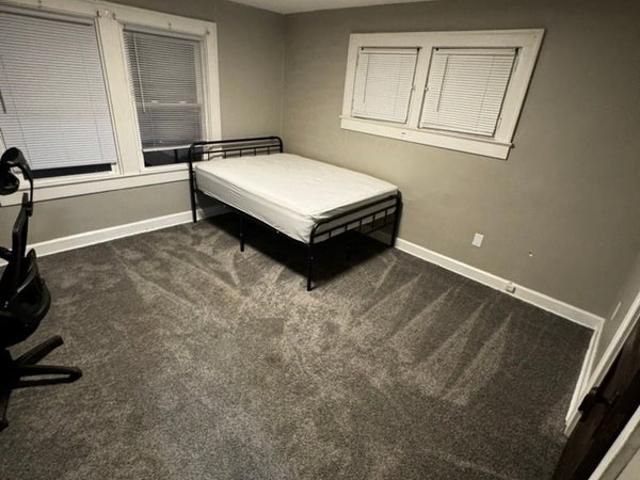 Furnished Room in Updated Home_min to Downtown