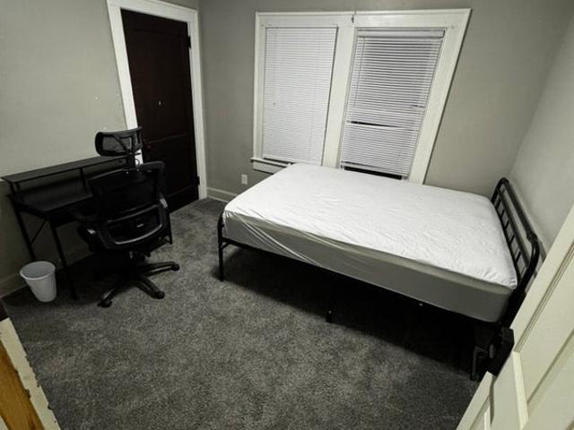 Furnished Room in Updated Home_min to Downtown