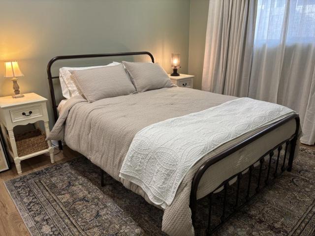 Furnished Room in Beautiful San Marcos Home | Pool