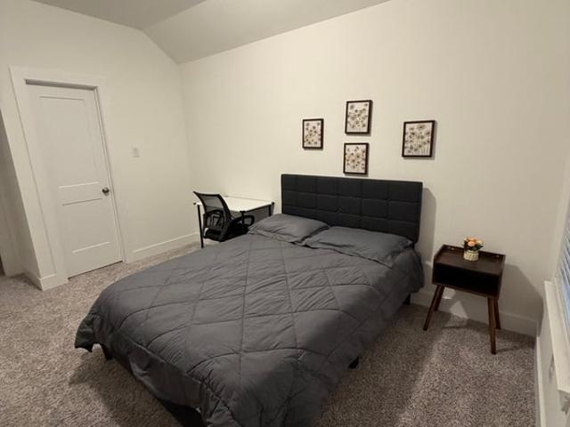 Furnished Room in Bridgeland – All Bills Included