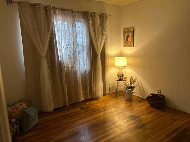 Furnished room in Burbank, CA