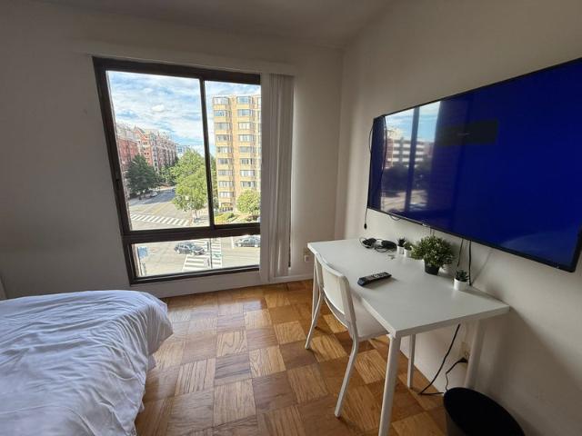 Furnished Room in Downtown | Near Metro Center