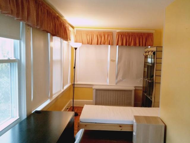 Furnished Room in Garden City – Private Bath