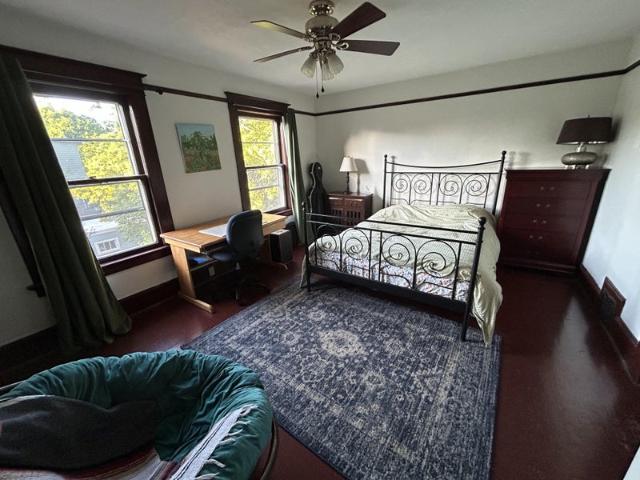 Furnished Room in Historic House at Irving Park