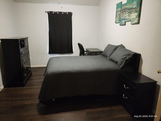 Furnished room in luxury home