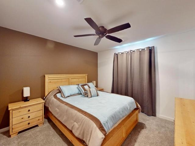 Furnished Room in Modern Southwest LV w/ Utilities